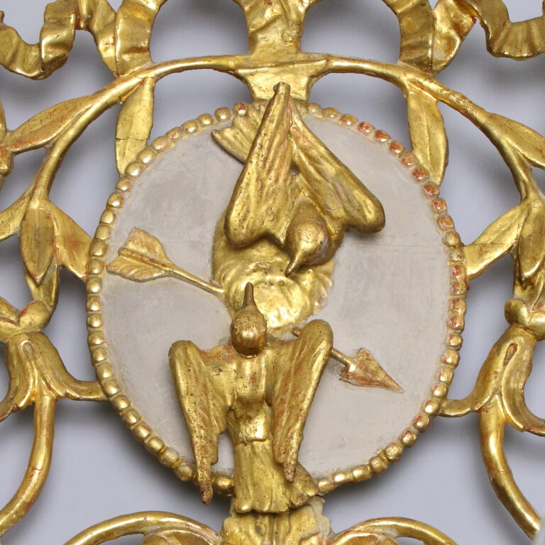 Louis XVI-Wandspiegel mit Liebes-Symbolik, Frankreich, spätes 18. Jh ...